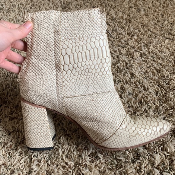 Freebird by Steven | Shoes | Freebird By Steven Joey White Snake Print Leather Boots | Poshmark